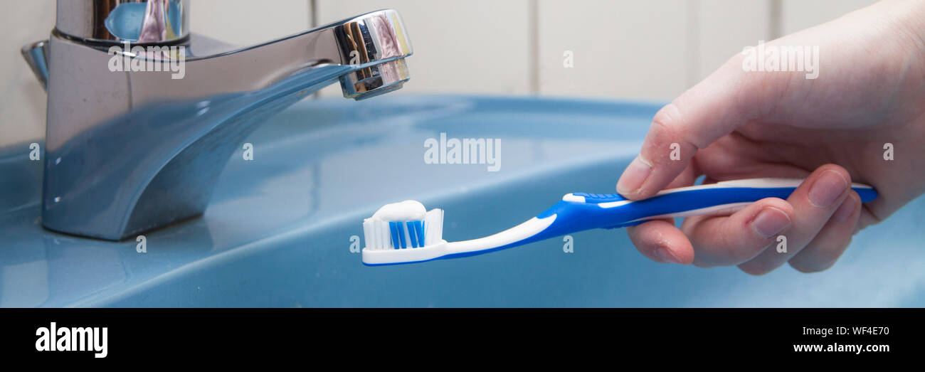Cleaning sink with toothbrush hi-res stock photography and images - Alamy