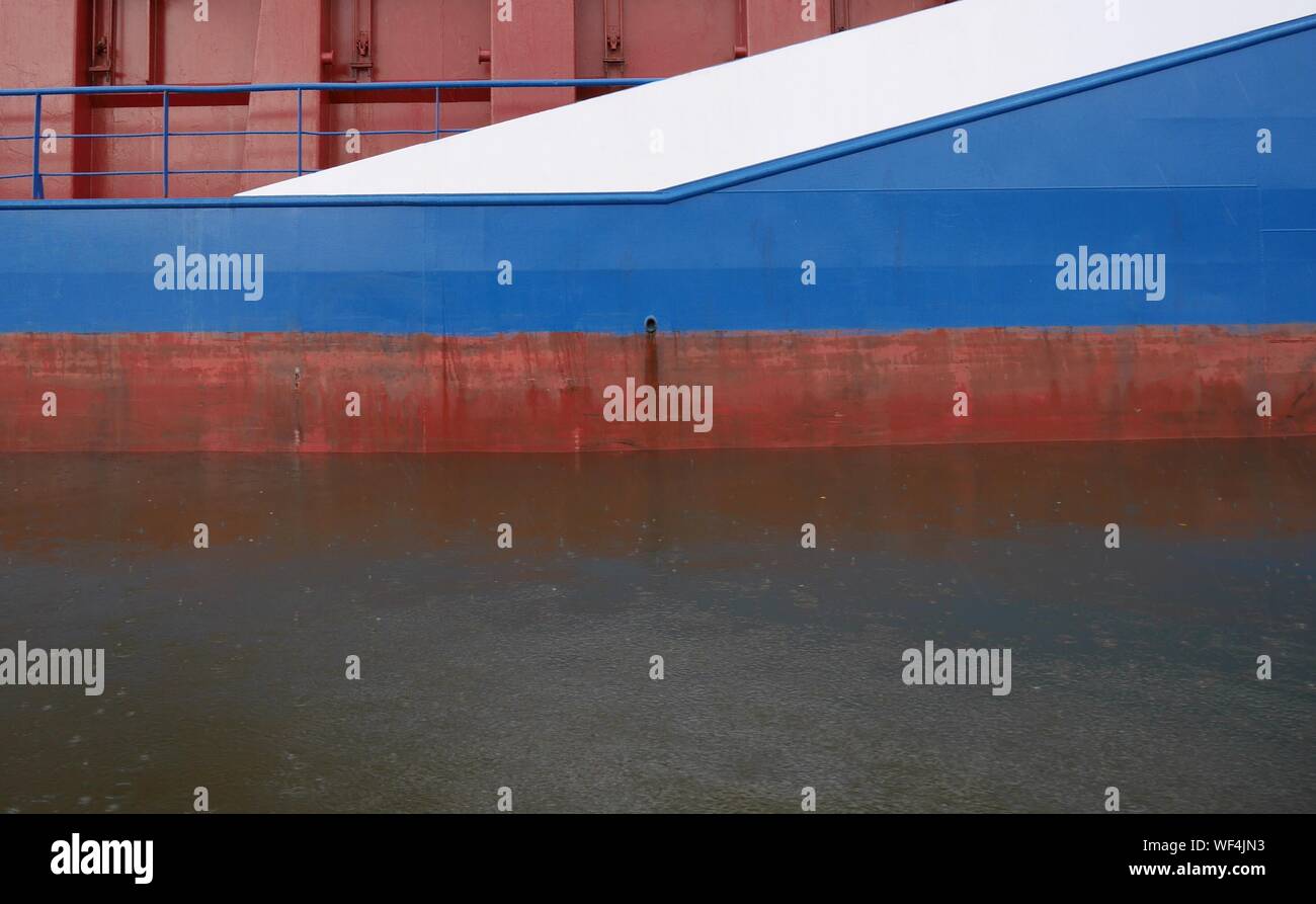 Cargo ship moving hi-res stock photography and images - Alamy