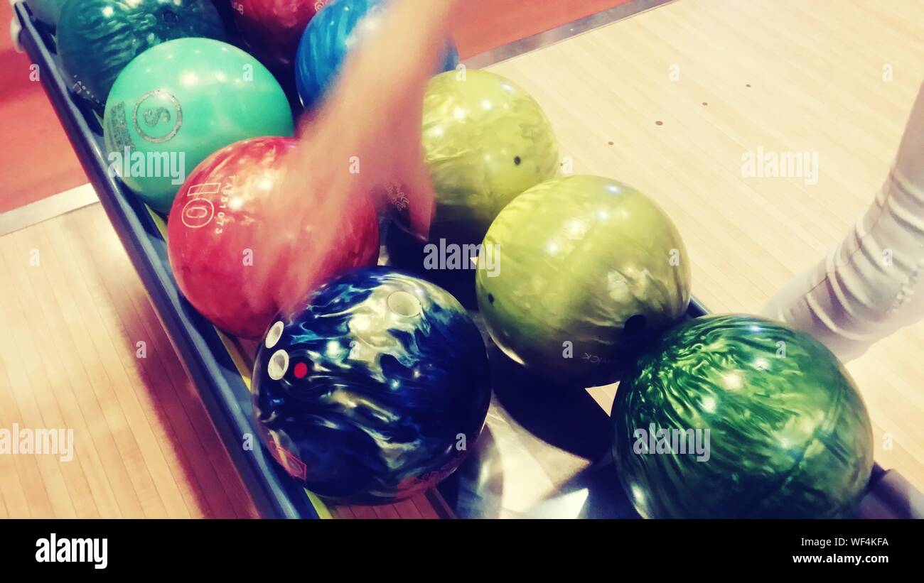 Person bowling hi-res stock photography and images - Alamy