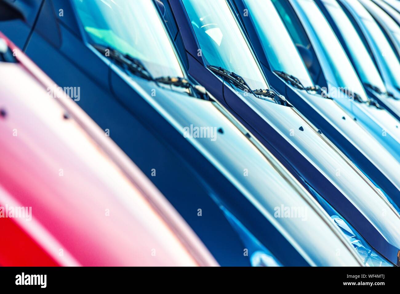 Medium cars hi-res stock photography and images - Alamy