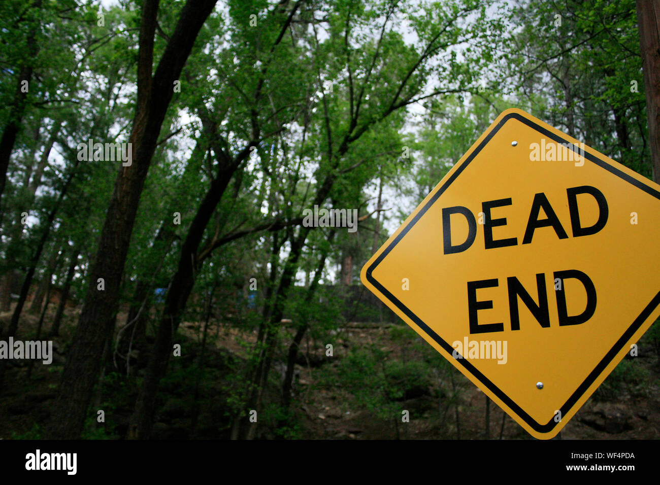 Dead end sign hi-res stock photography and images - Alamy