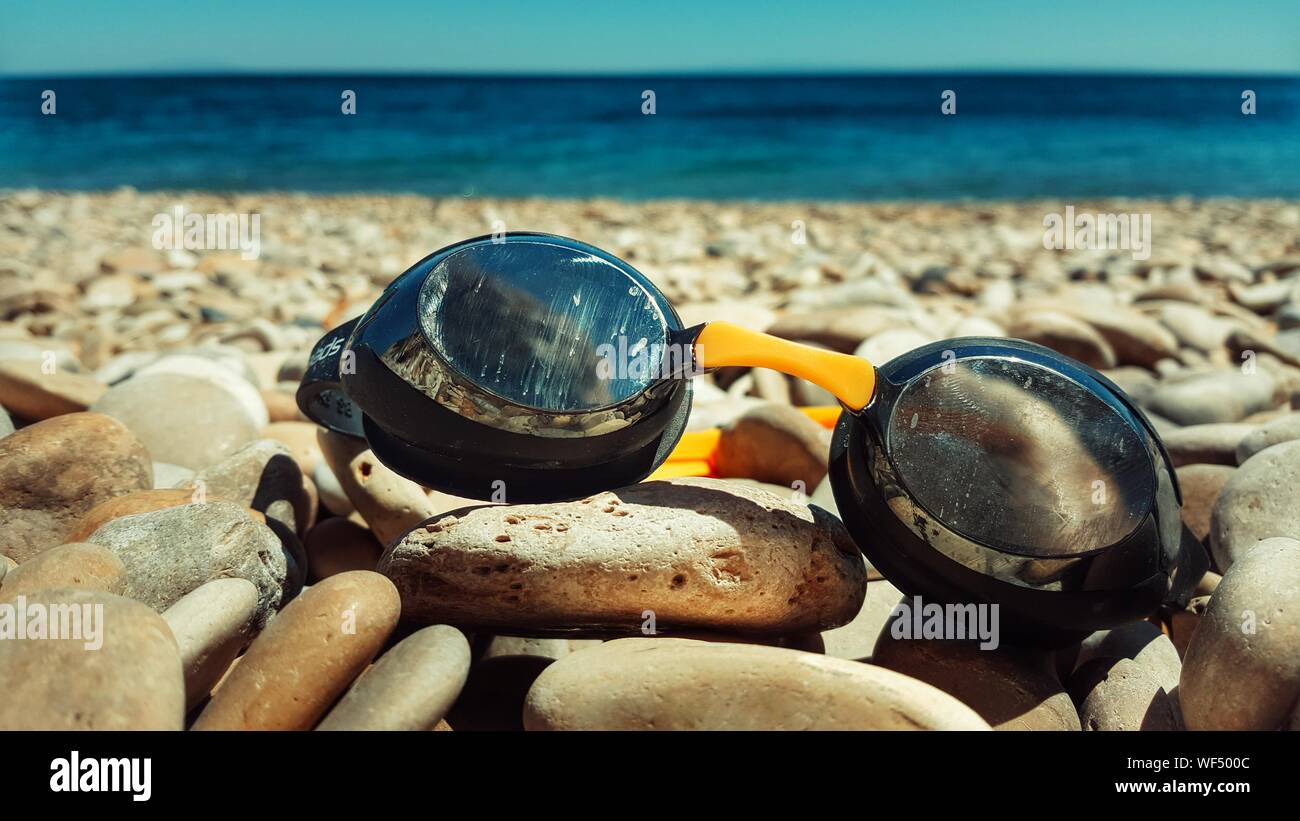 Goggles on the beach hi-res stock photography and images - Alamy