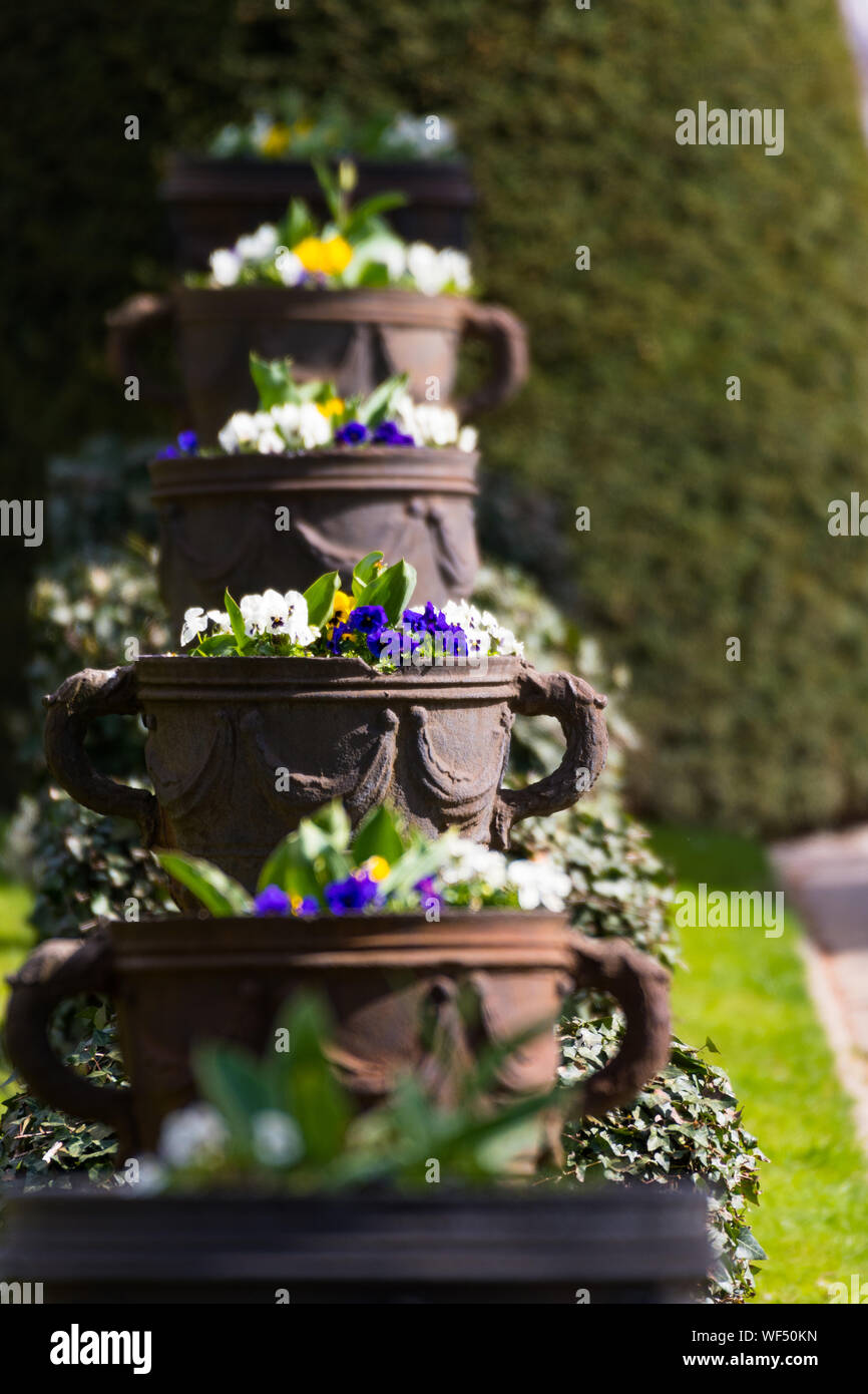 Flower Urns High Resolution Stock Photography and Images - Alamy