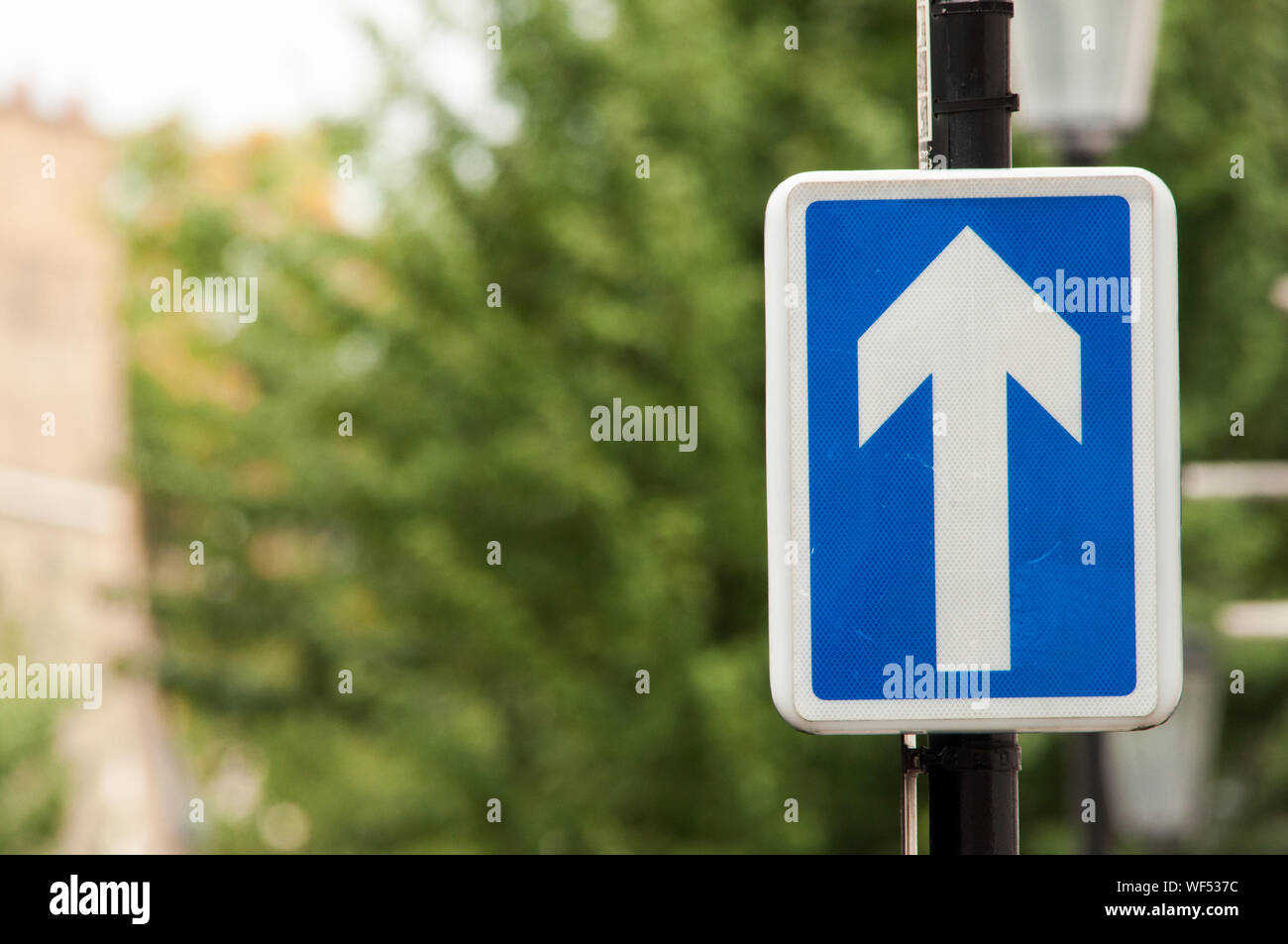Blue Sign Arrow High Resolution Stock Photography and Images - Alamy