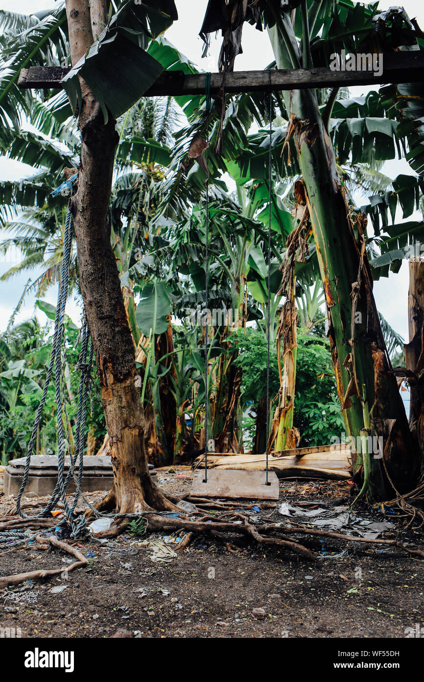 Back hanging down hi-res stock photography and images - Alamy