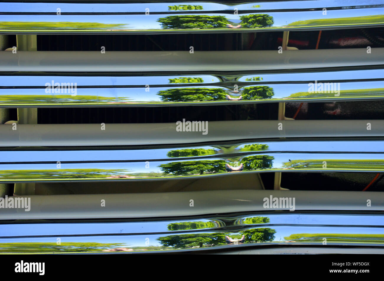 Reflection of car hi-res stock photography and images - Alamy