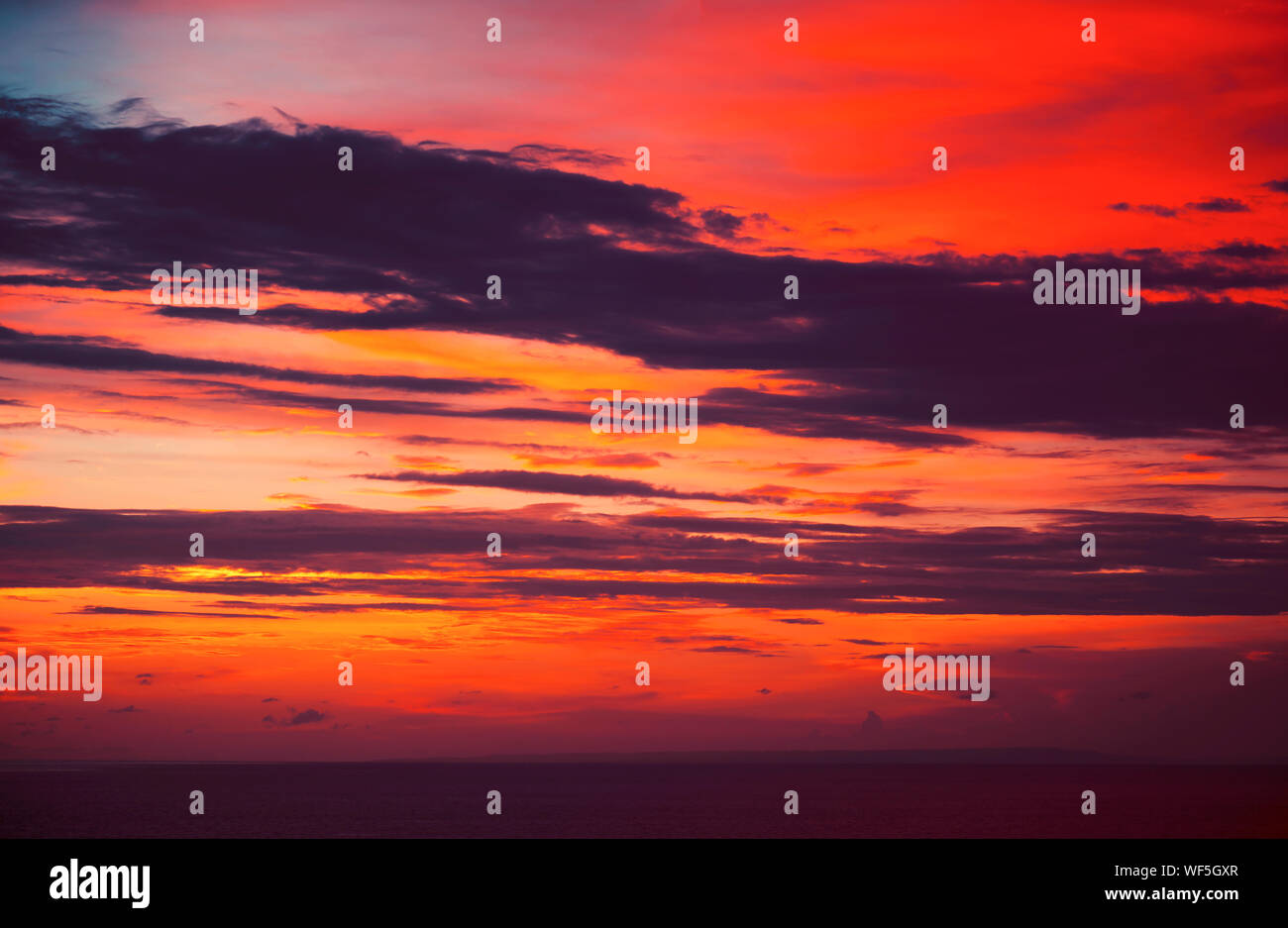 Colorful sunset in the Indian ocean Stock Photo - Alamy