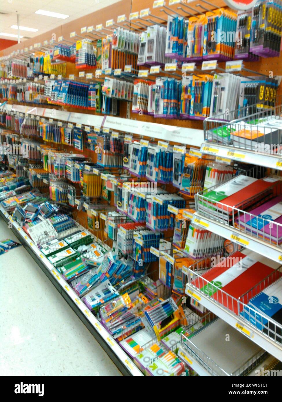 Still life stationery hi-res stock photography and images - Alamy