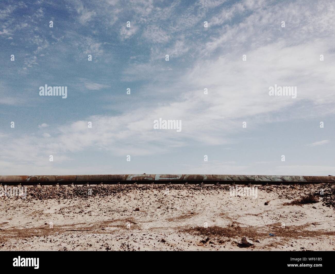 Pipeline in the desert hi-res stock photography and images - Alamy