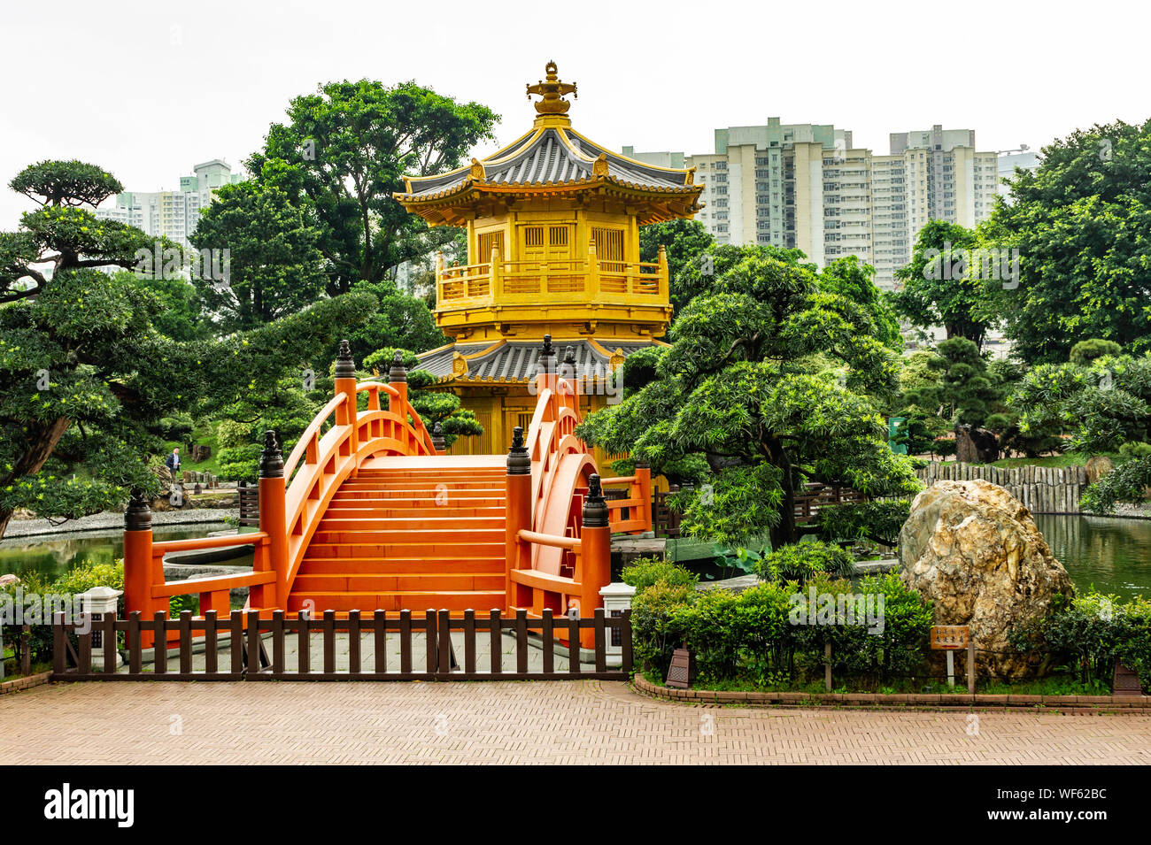 Colourful pagoda hi-res stock photography and images - Alamy
