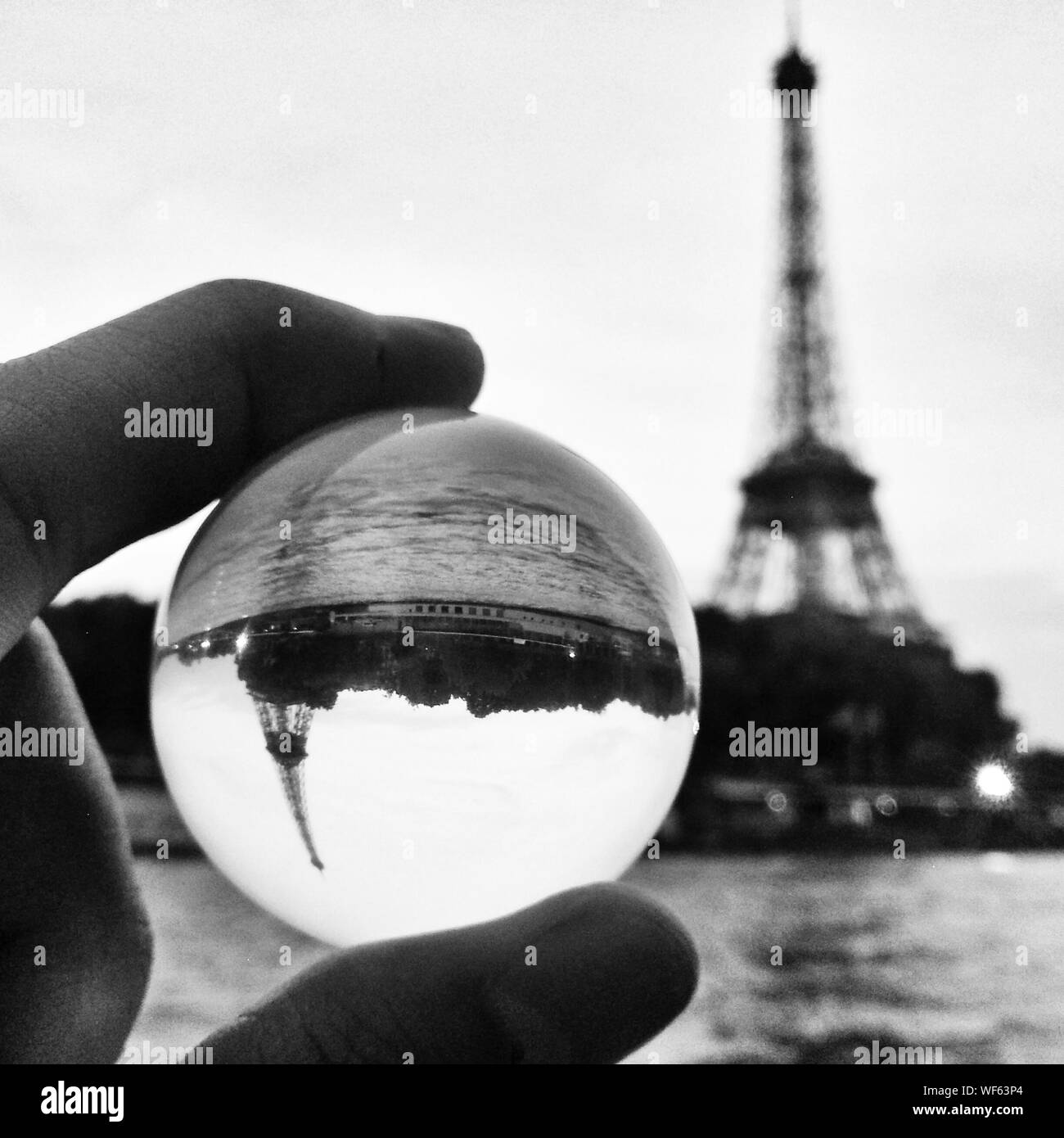 All glass tower Black and White Stock Photos & Images - Alamy