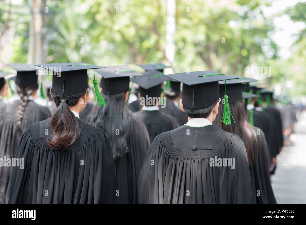 Asian graduation people hi-res stock photography and images - Alamy