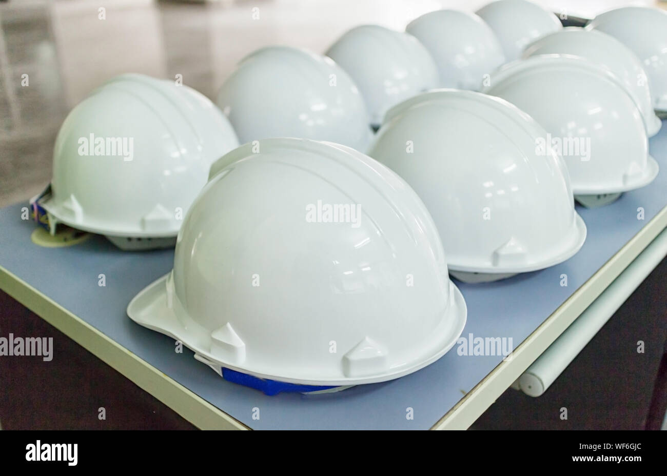 Hard hat hi-res stock photography and images - Alamy