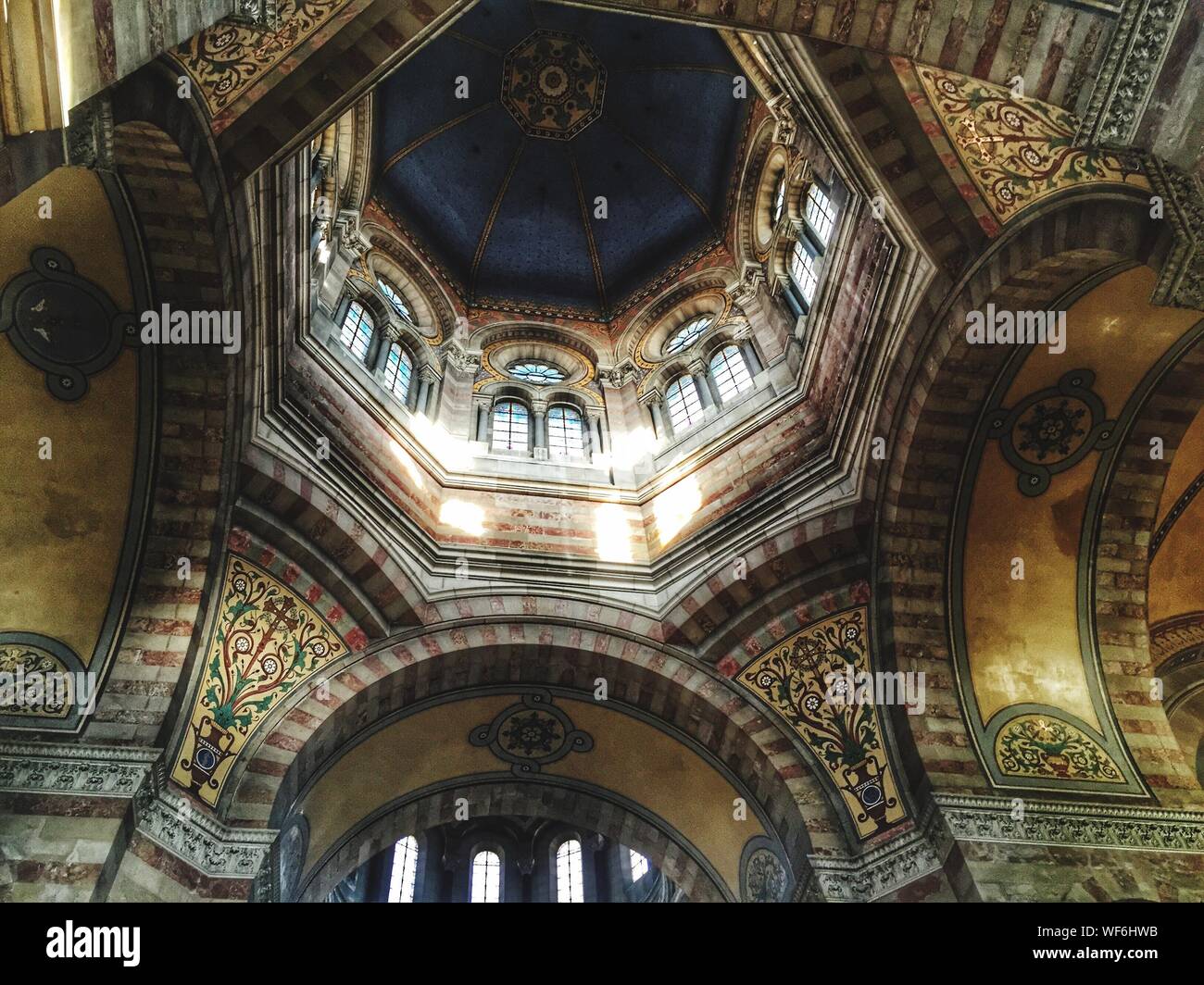 Interior of santa maria maggiore hi-res stock photography and images ...