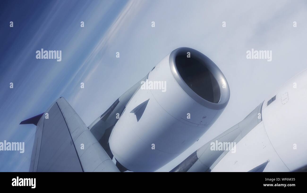 Tilt engine hi-res stock photography and images - Alamy