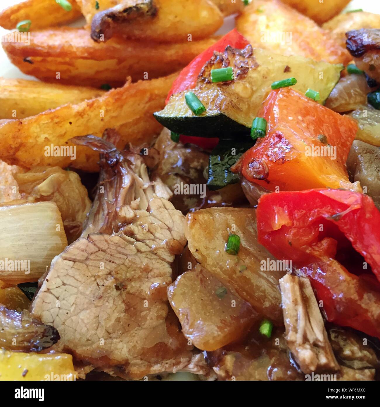 Cooked lamb hi-res stock photography and images - Alamy