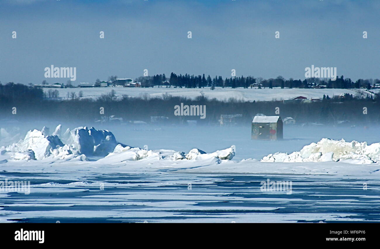 Lake simcoe winter hi-res stock photography and images - Alamy
