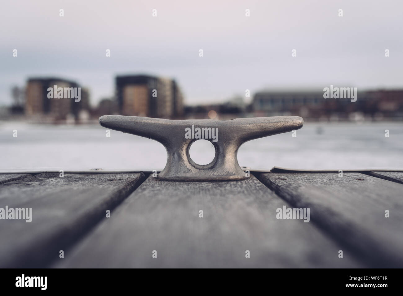 Cleat pier hi-res stock photography and images - Alamy