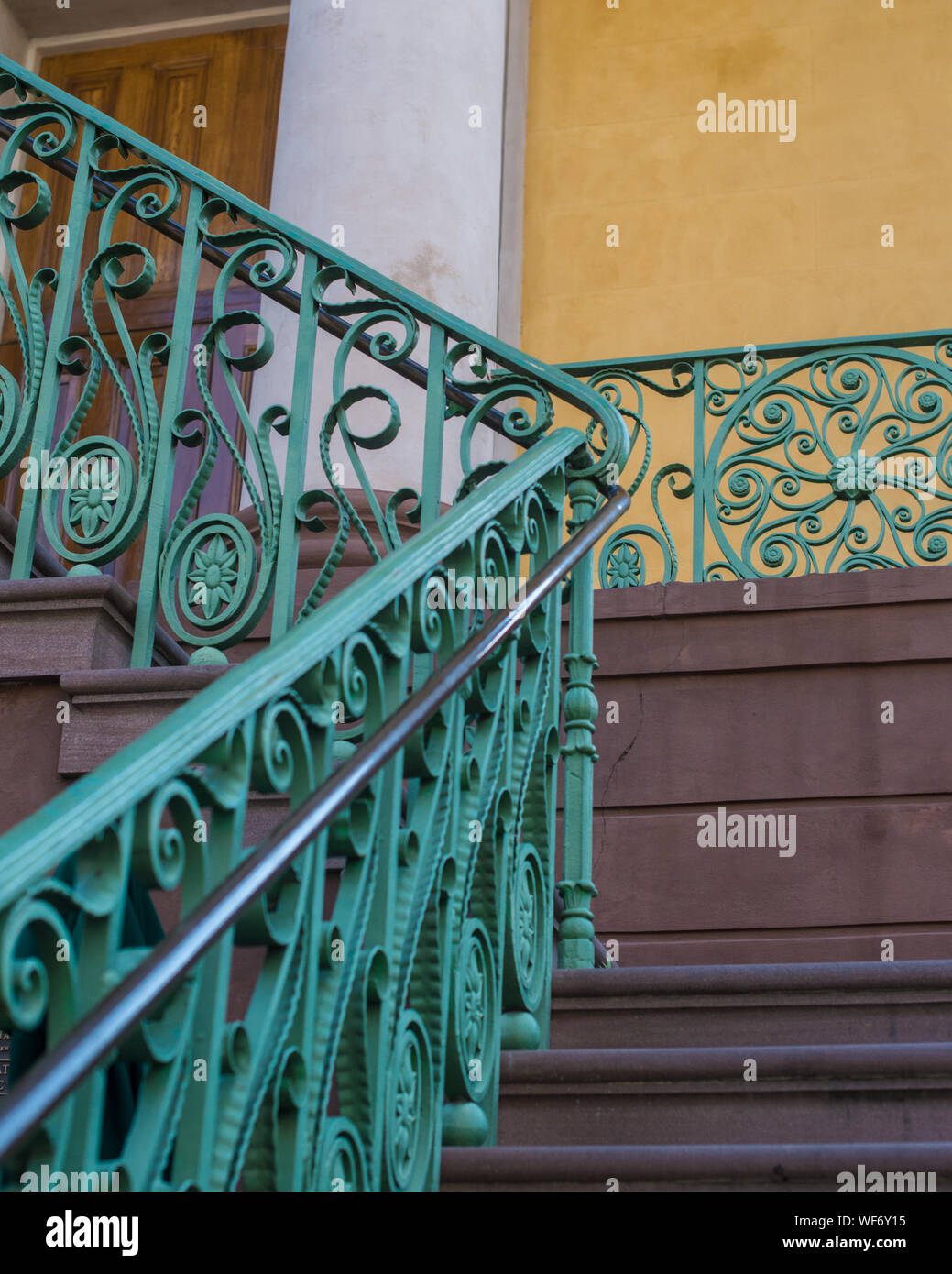 Green railing hi-res stock photography and images - Alamy