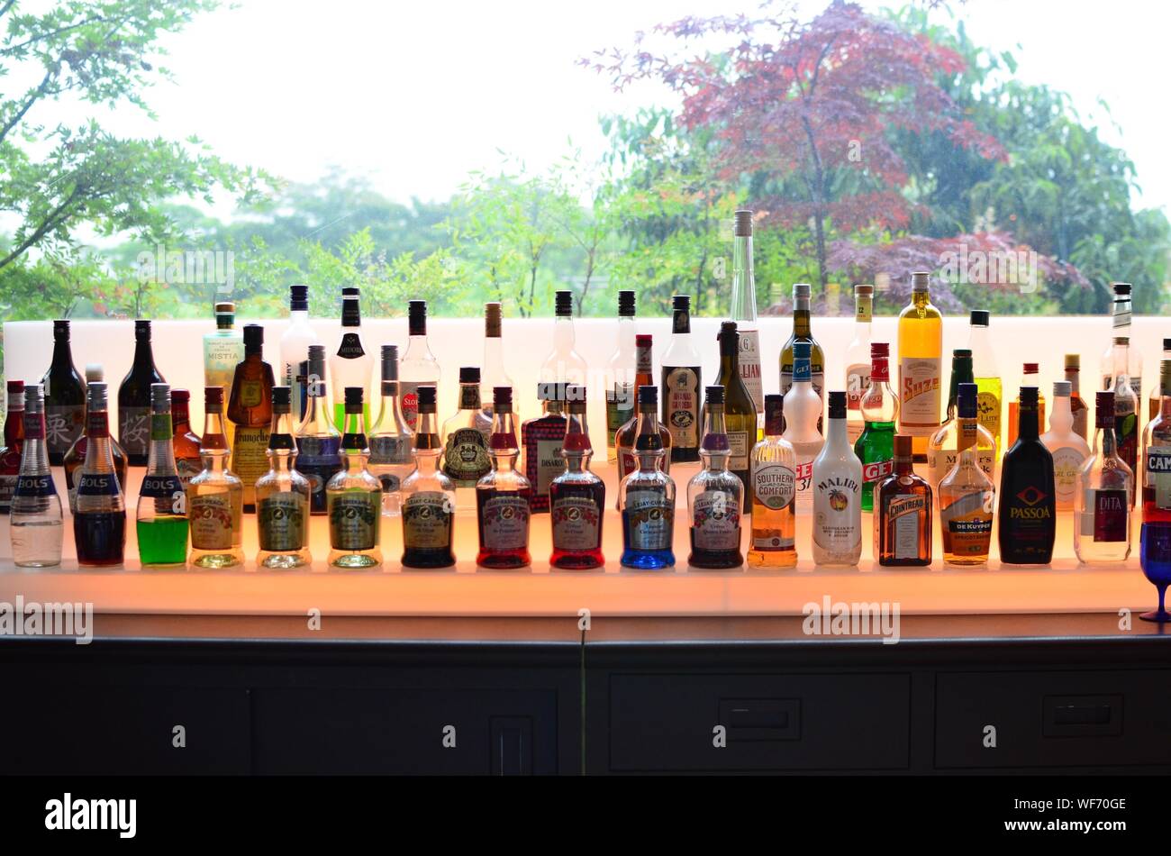 Bar with bottles of alcohol hi-res stock photography and images - Alamy