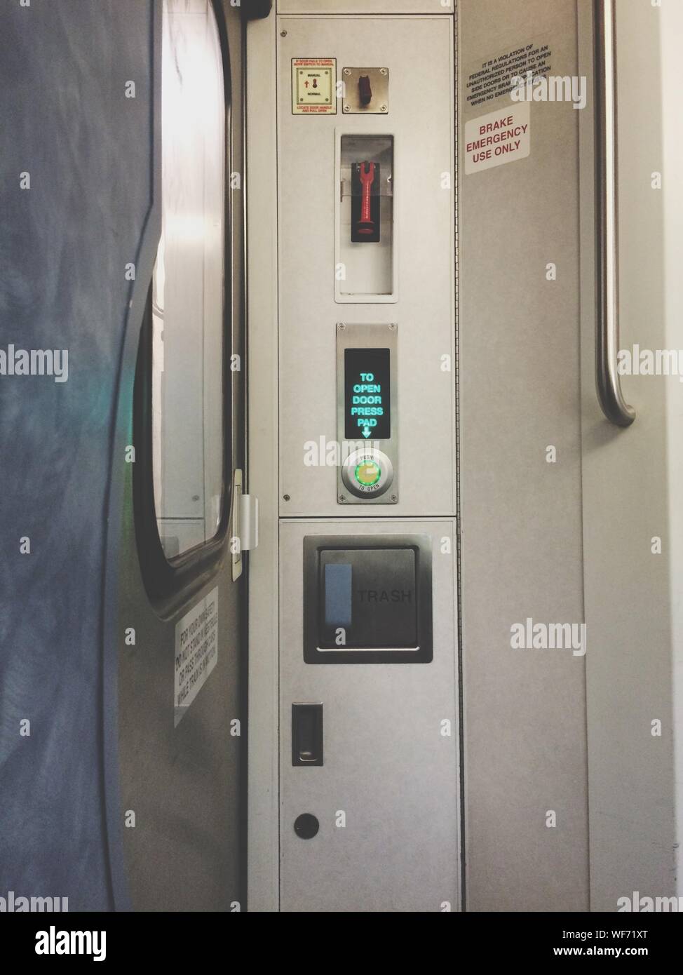 Elevator push button hi-res stock photography and images - Alamy