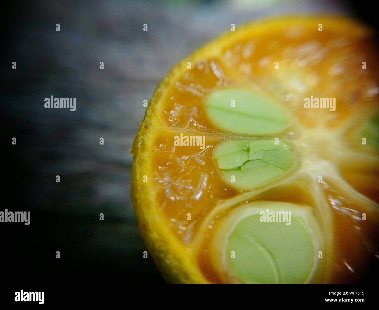 Close up of the cross section of an orange hi-res stock photography and ...
