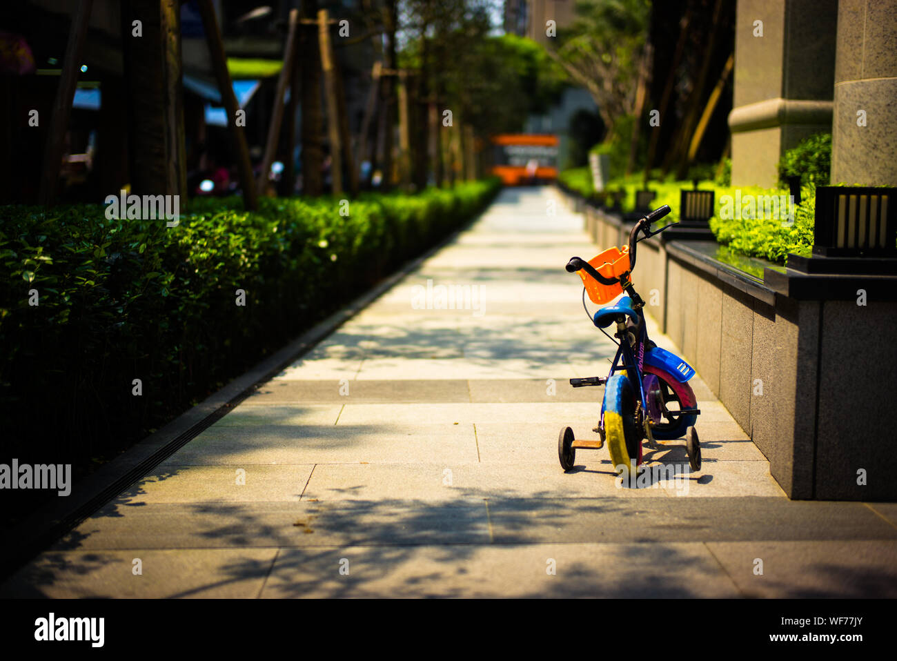 Child path hi-res stock photography and images - Alamy