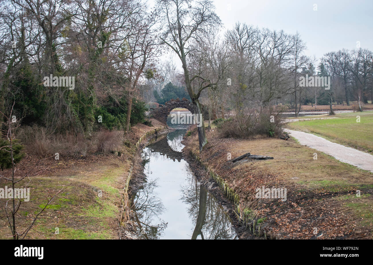 The Gary Bridge ( Graue Brucke) of Worlitzer Park, Germany Stock Photo ...