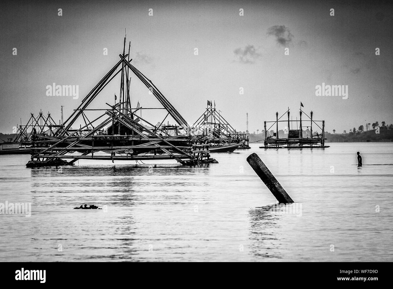 Boat or floating platform hi-res stock photography and images - Alamy