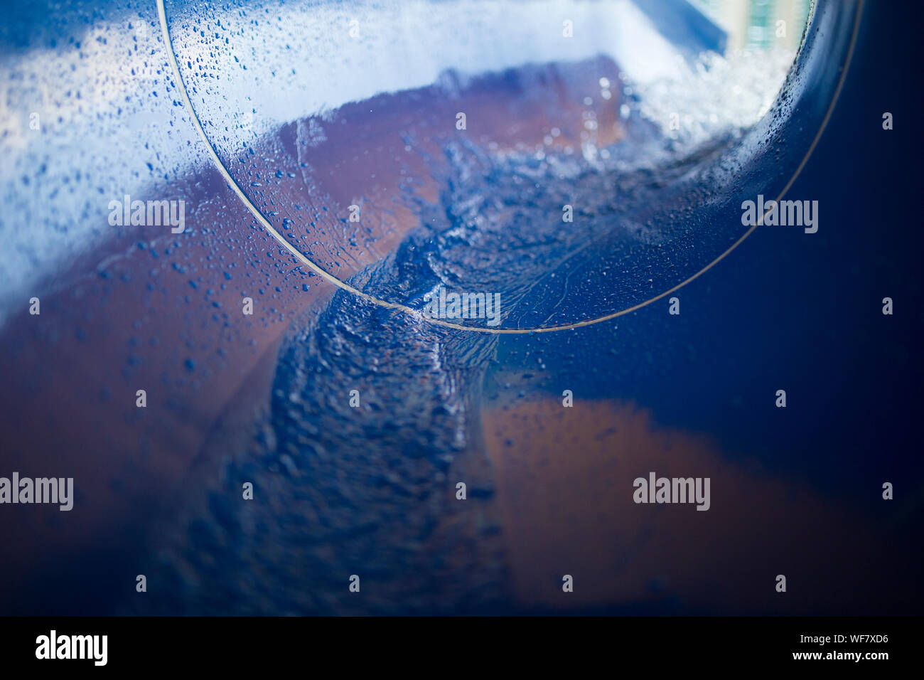 Wet tube hi-res stock photography and images - Alamy