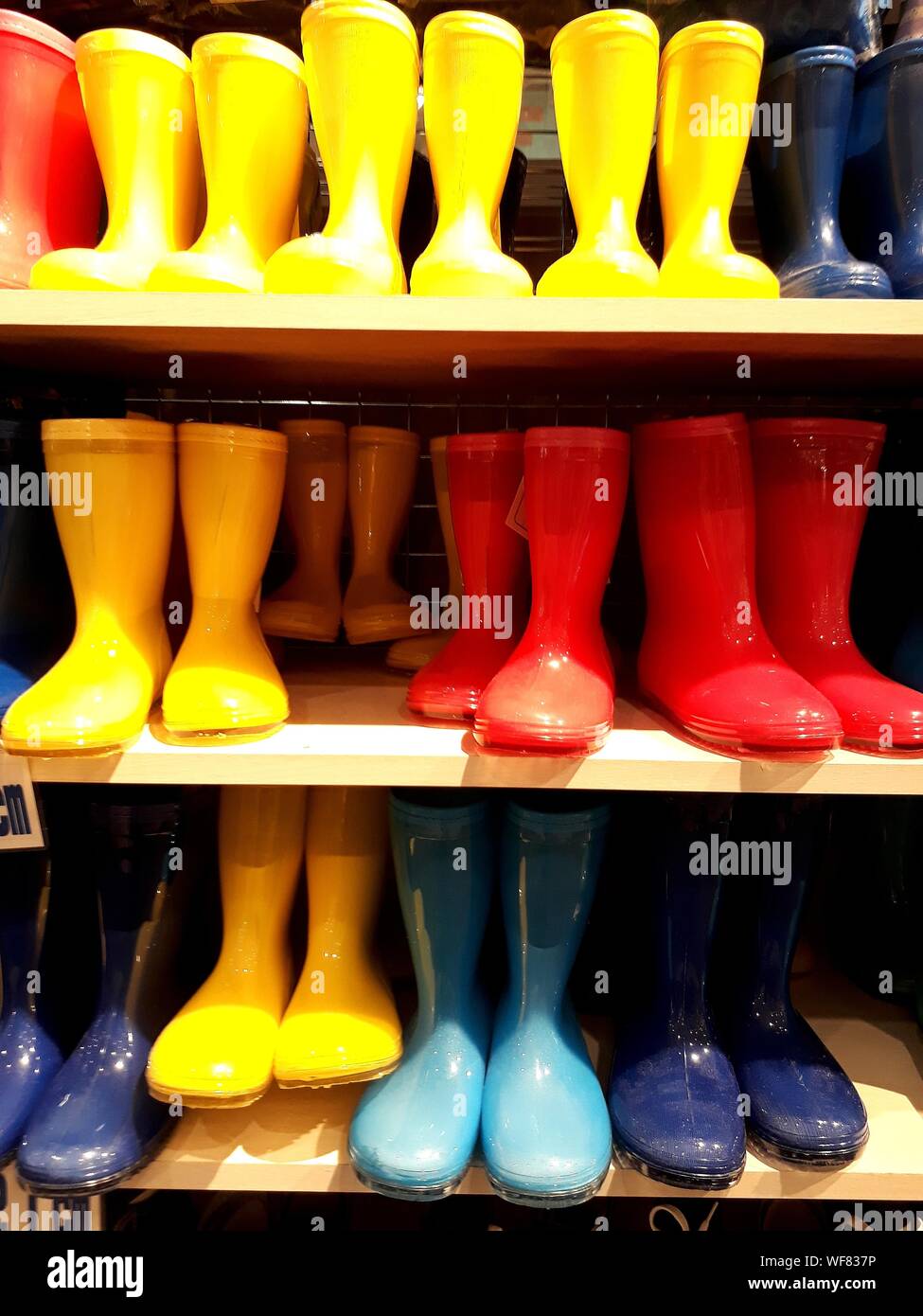 Multi boot hi-res stock photography and images - Alamy