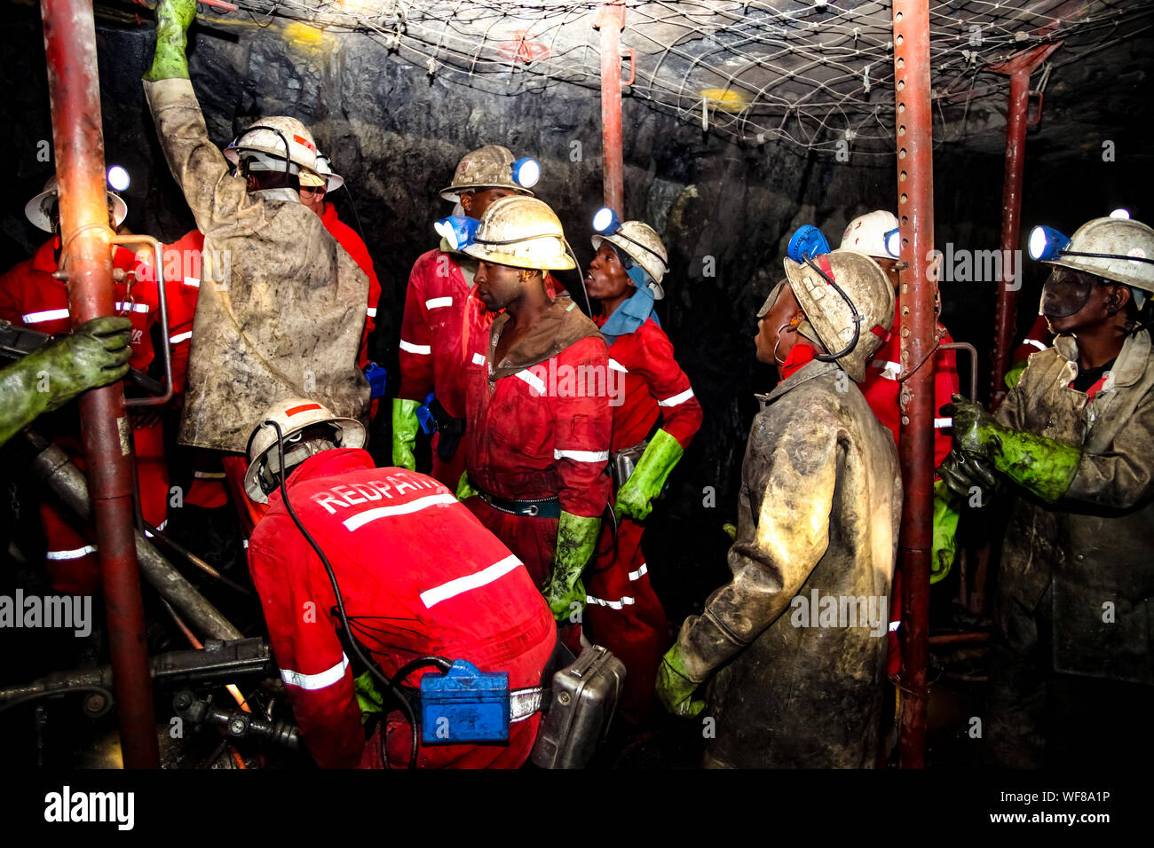Platinum mining and refining hi-res stock photography and images - Alamy