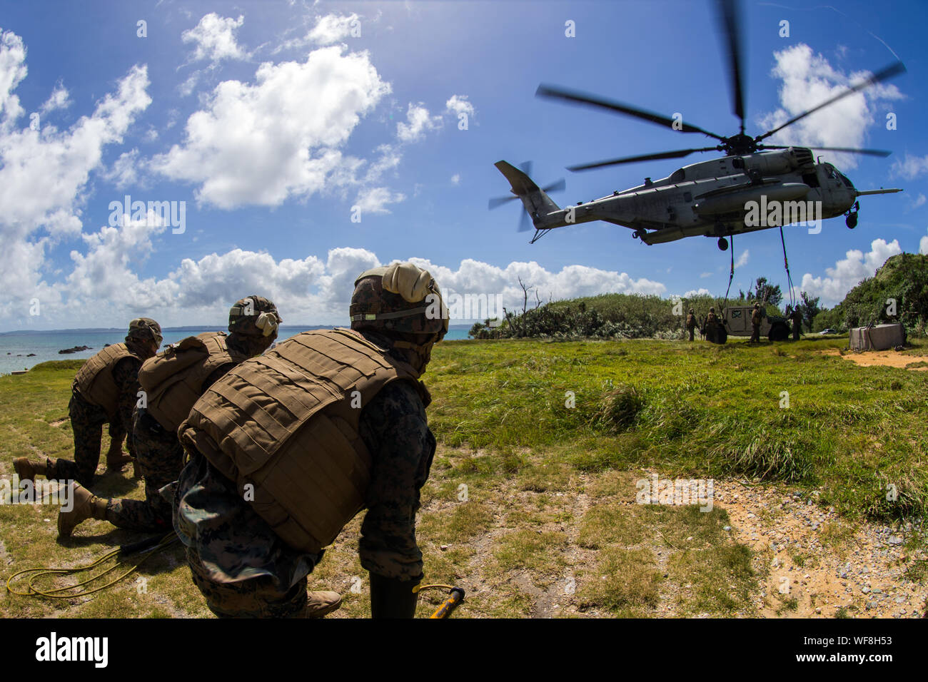 Combat logistics battalion 4 hi-res stock photography and images - Alamy