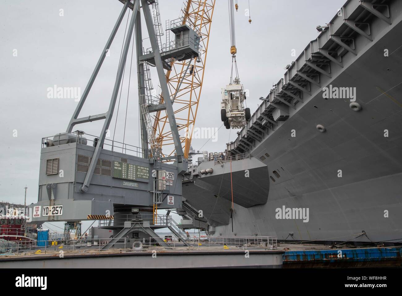 Tilly crash crane hi-res stock photography and images - Alamy