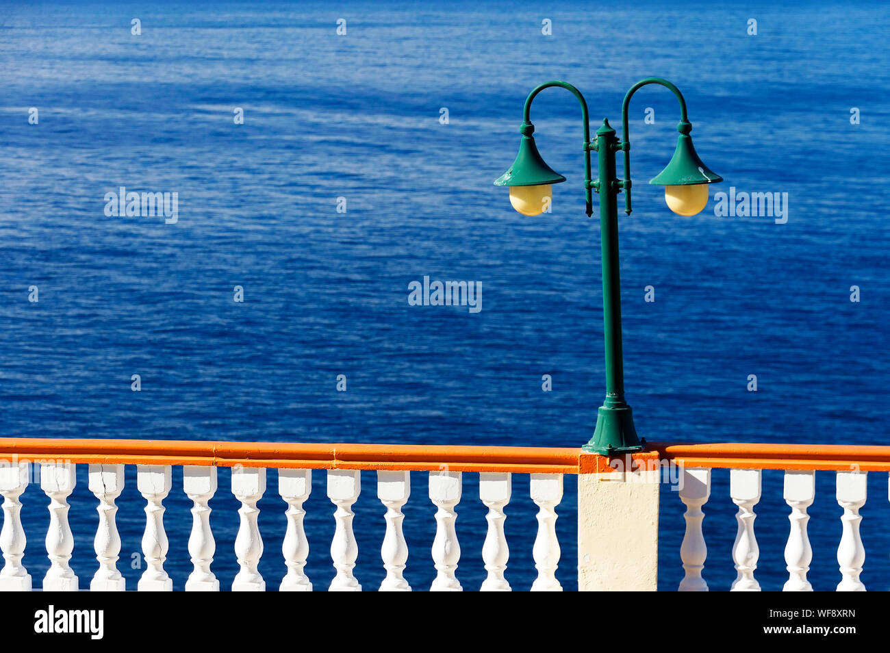 Sea lighting hi-res stock photography and images - Alamy