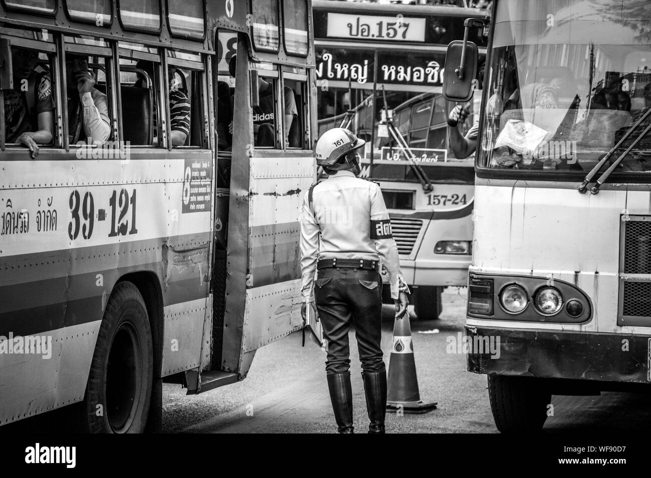 Traffic control cop hi-res stock photography and images - Alamy