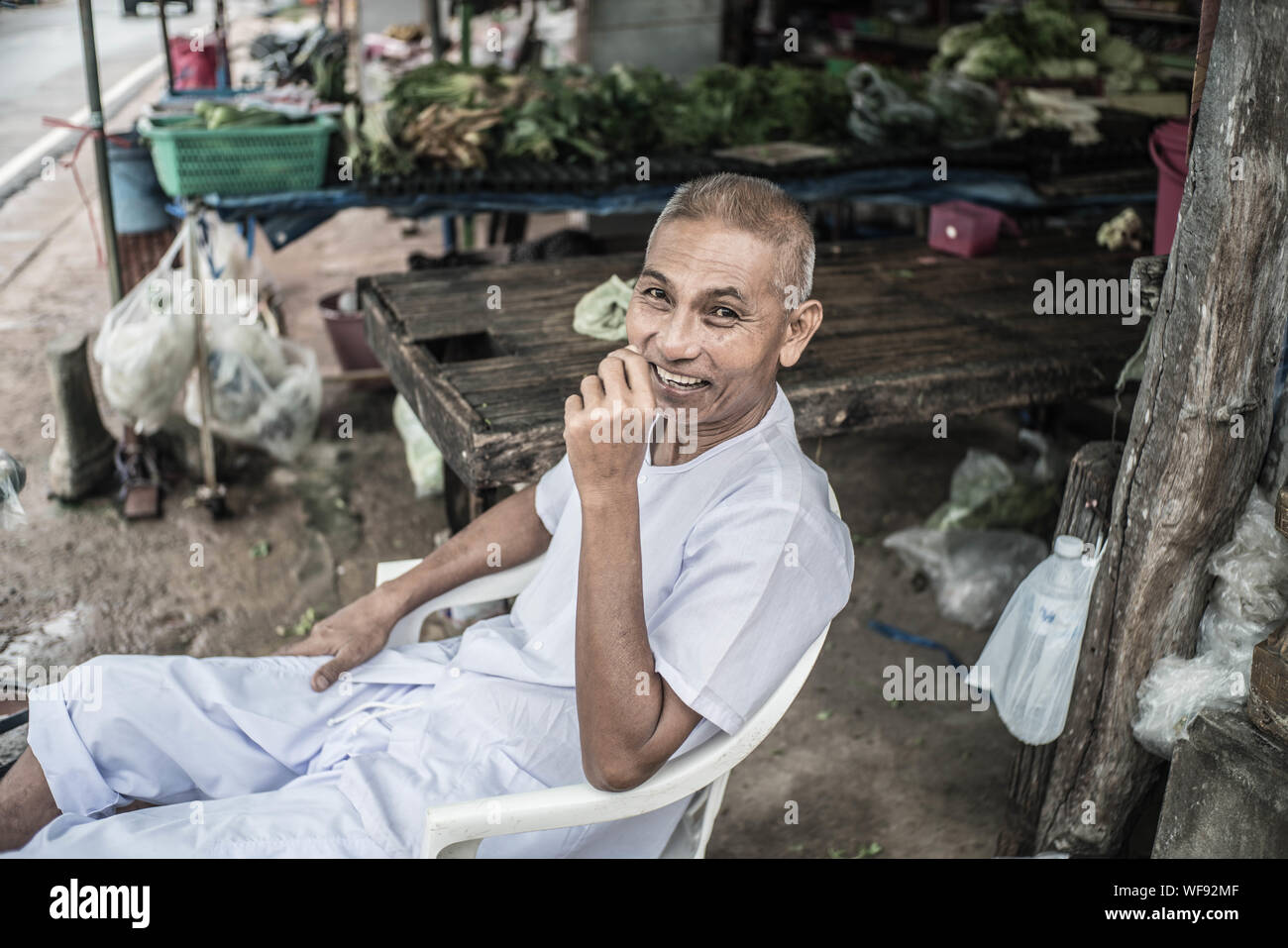 Indian male vendor hi-res stock photography and images - Alamy