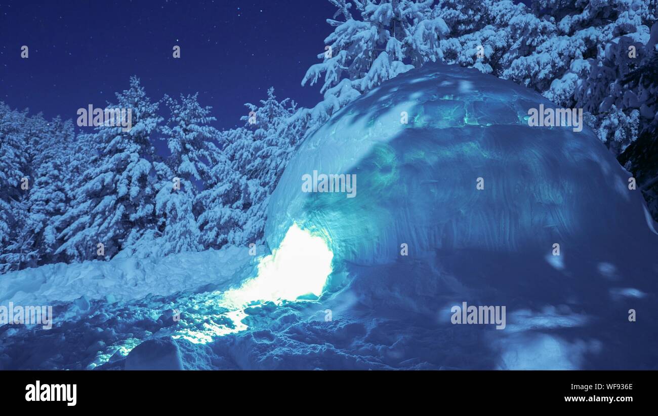 Igloo dome hi-res stock photography and images - Alamy