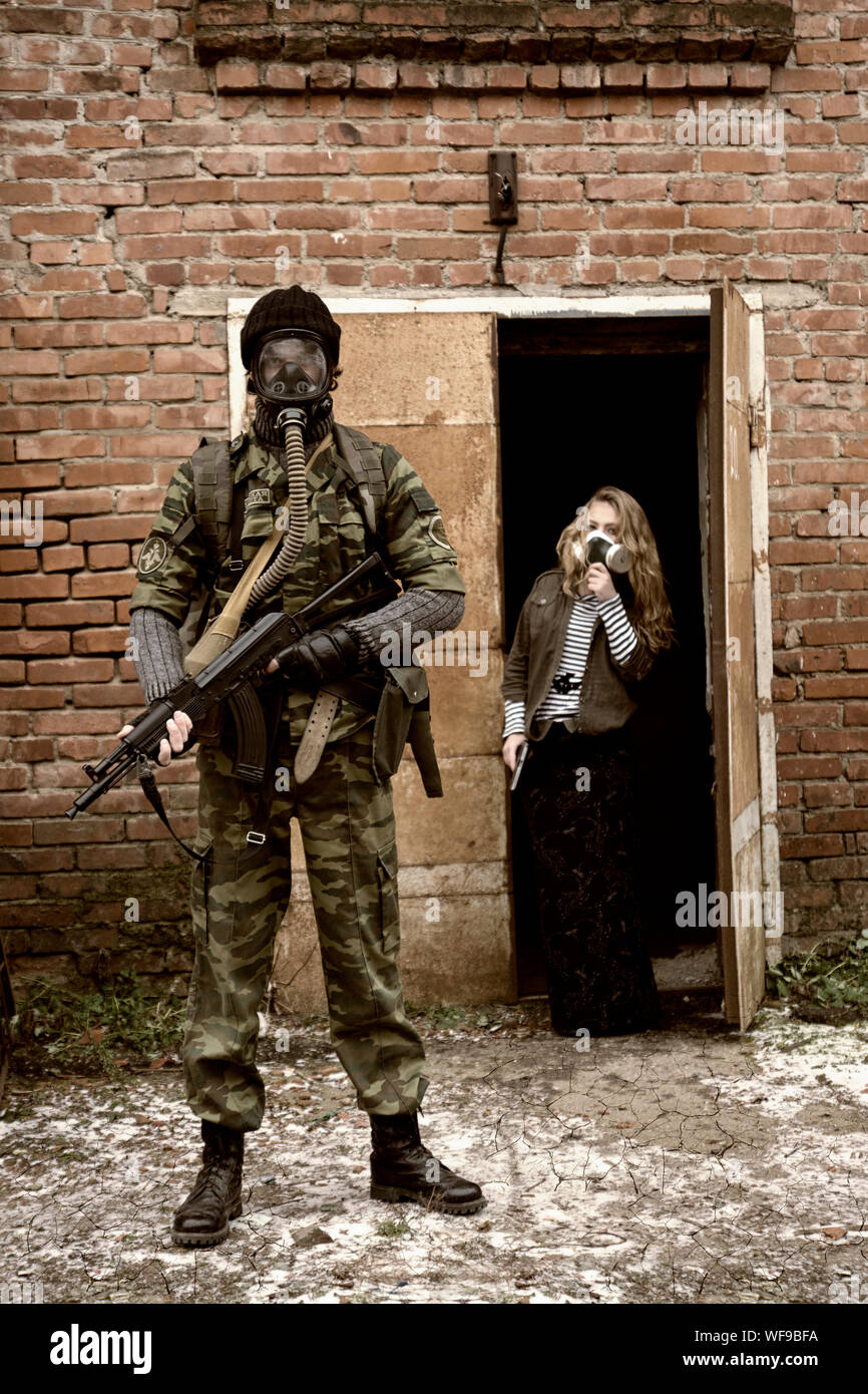 Soldier door hi-res stock photography and images - Alamy