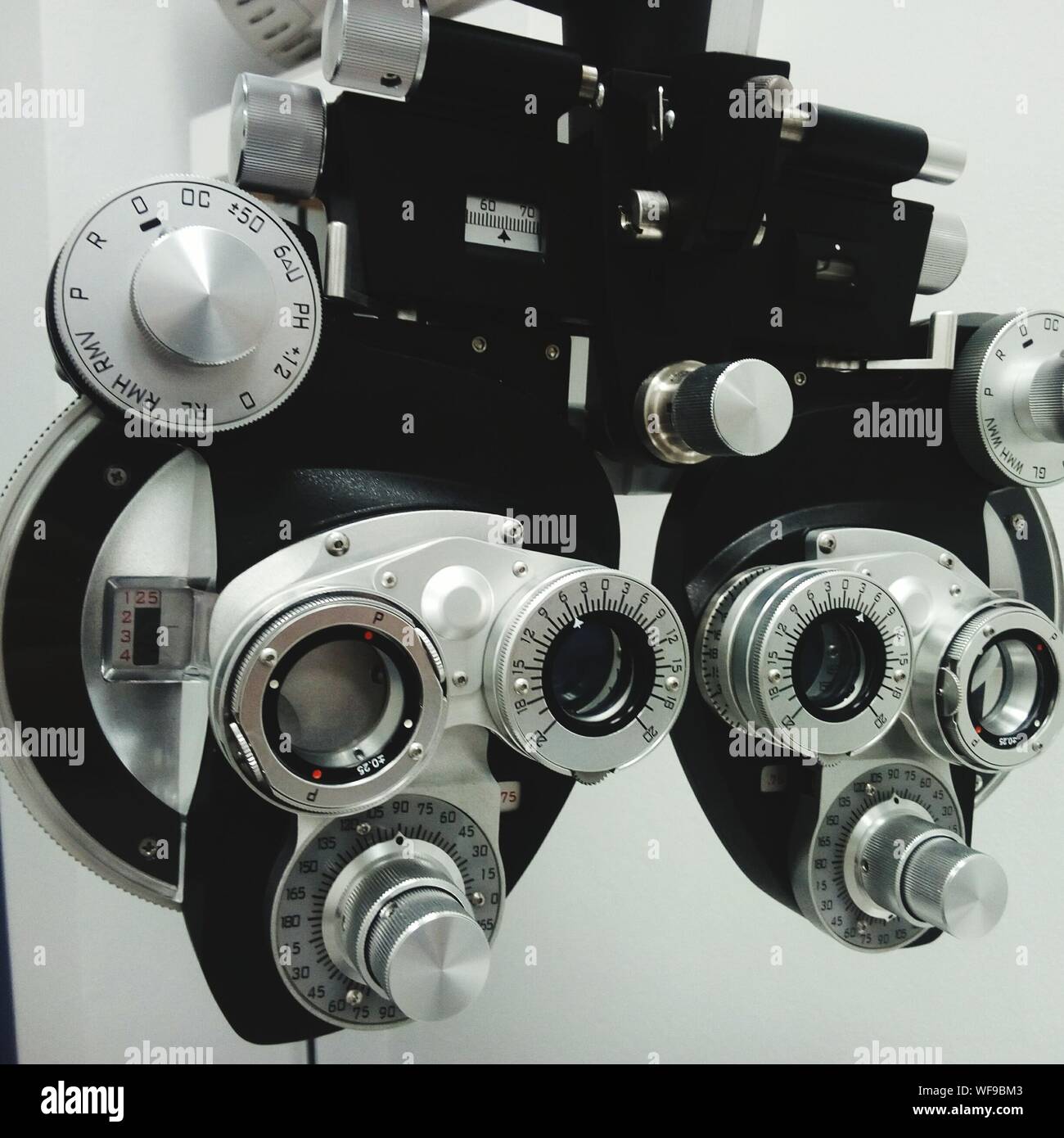 Phoropter hi-res stock photography and images - Alamy