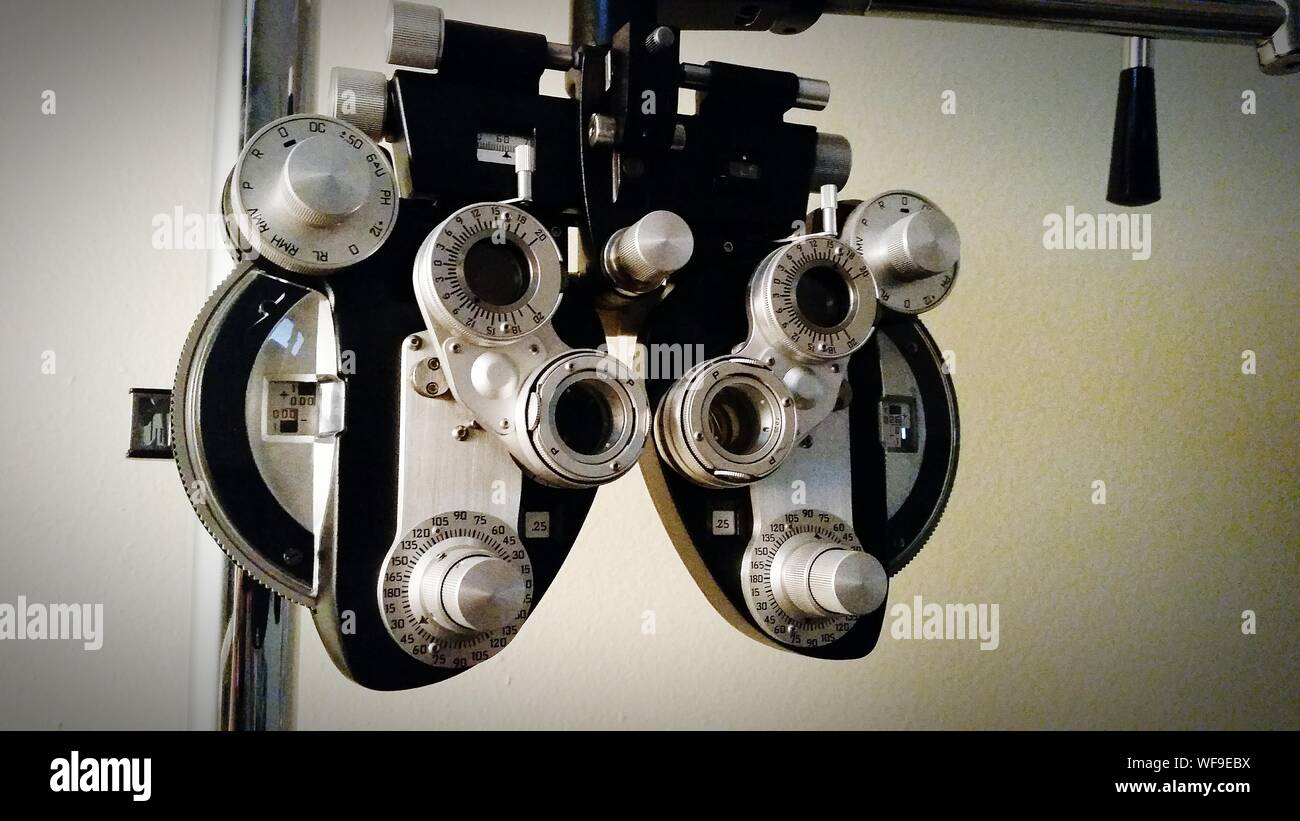 Optical test equipment hi-res stock photography and images - Alamy