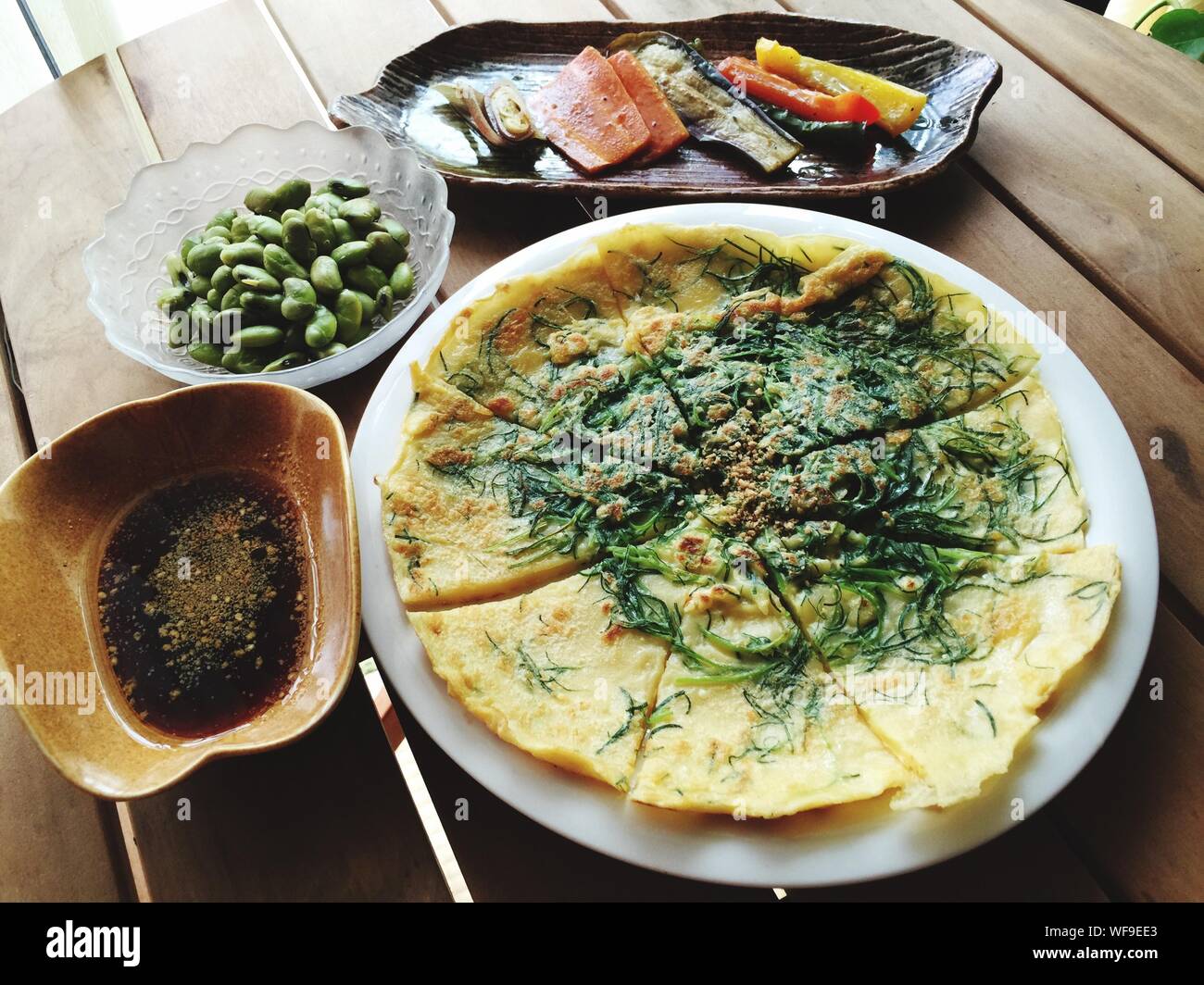 Korean table hi-res stock photography and images - Alamy