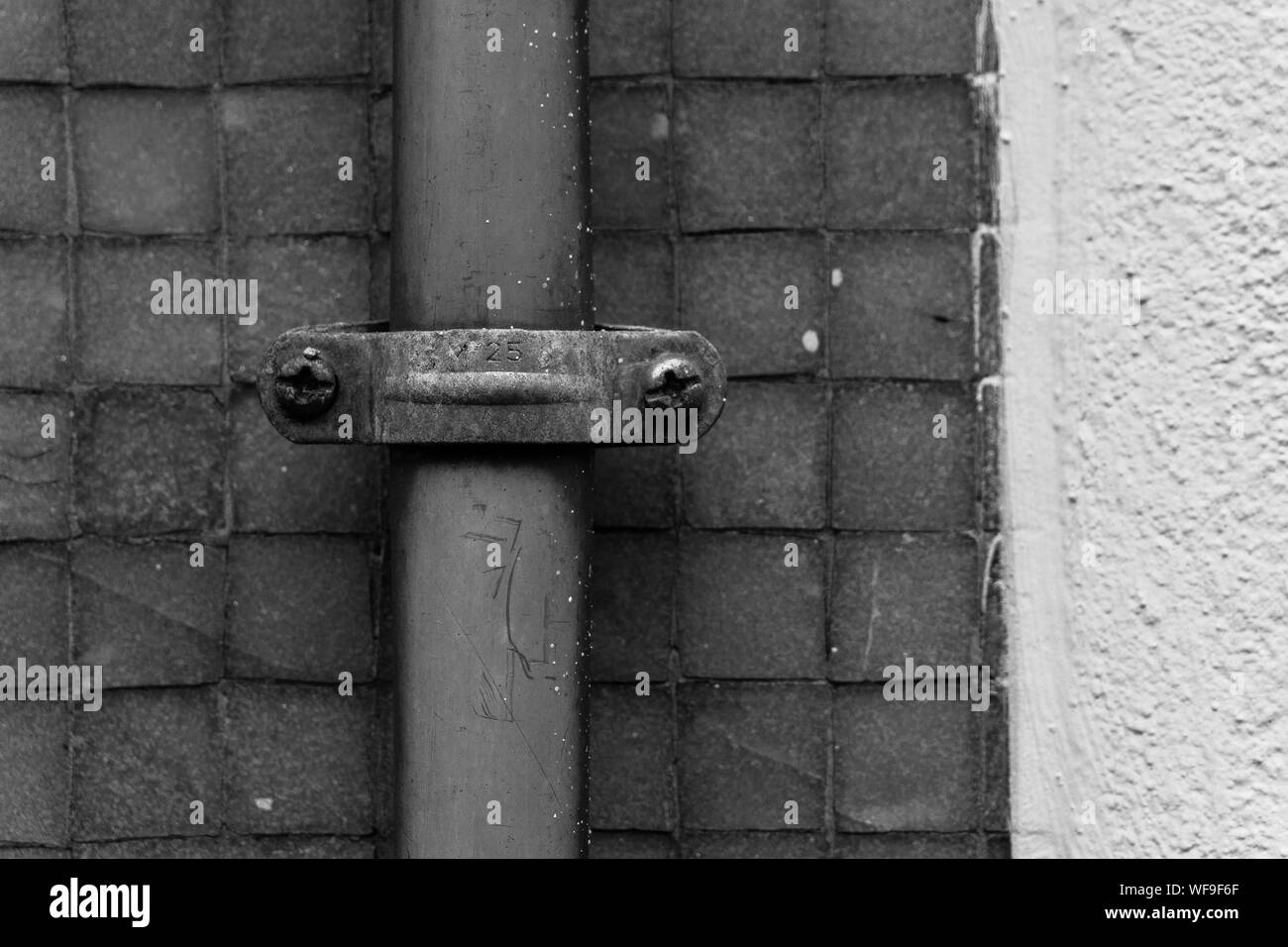 Wall clamp hi-res stock photography and images - Alamy