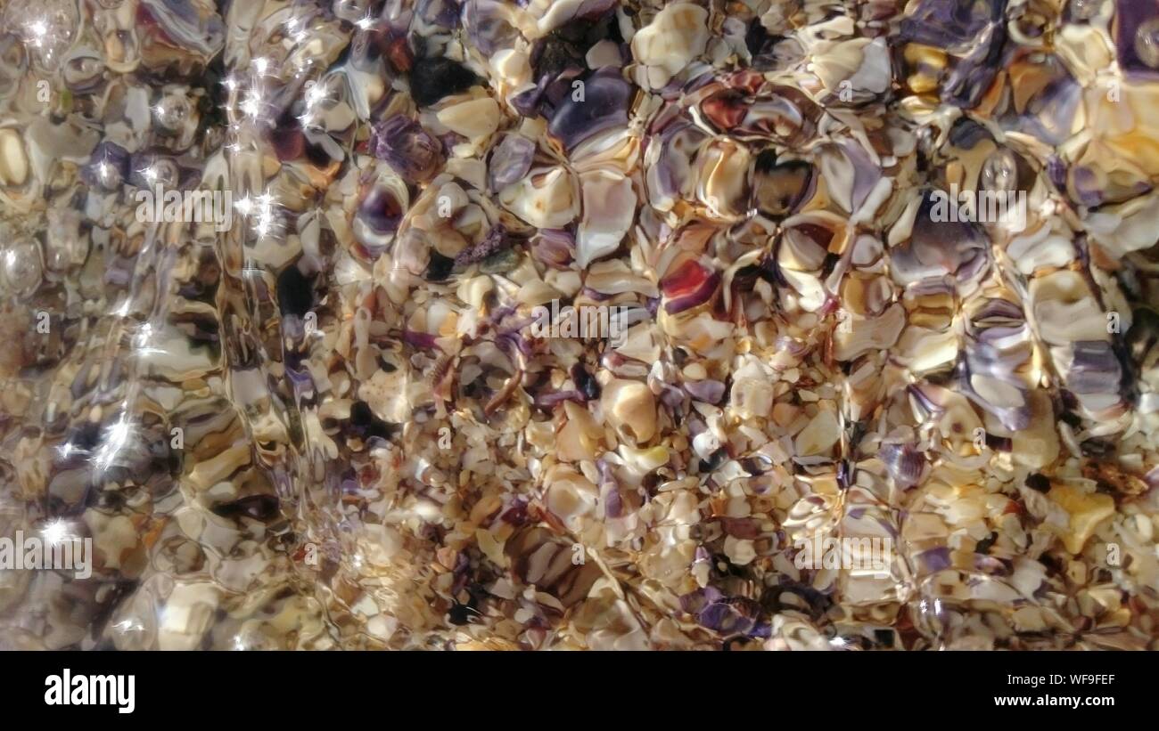 Gravel river underwater hi-res stock photography and images - Alamy