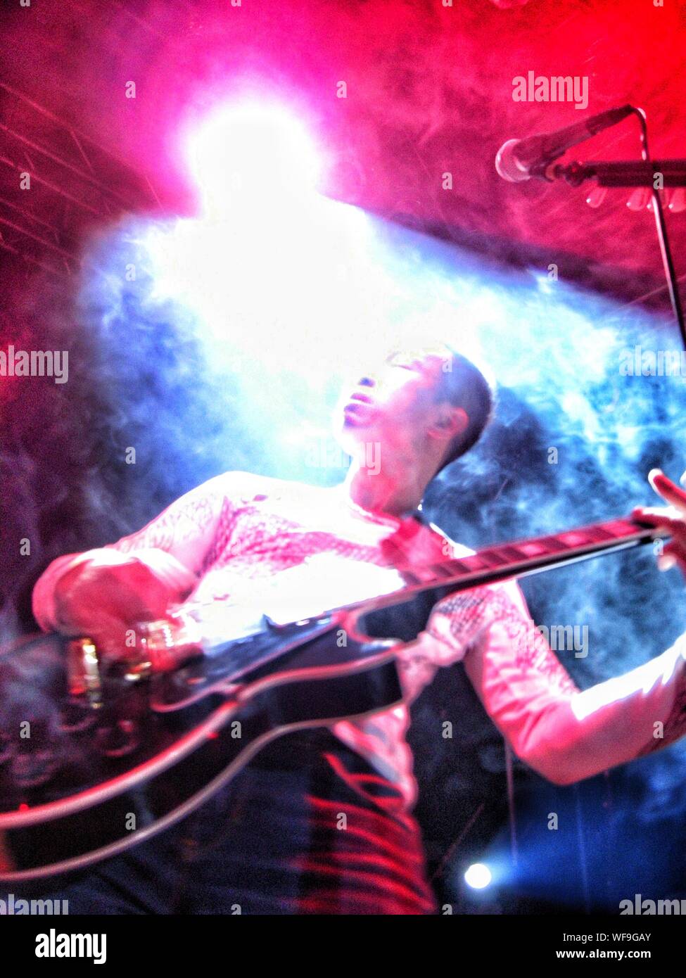 Concert front view stage hi-res stock photography and images - Alamy