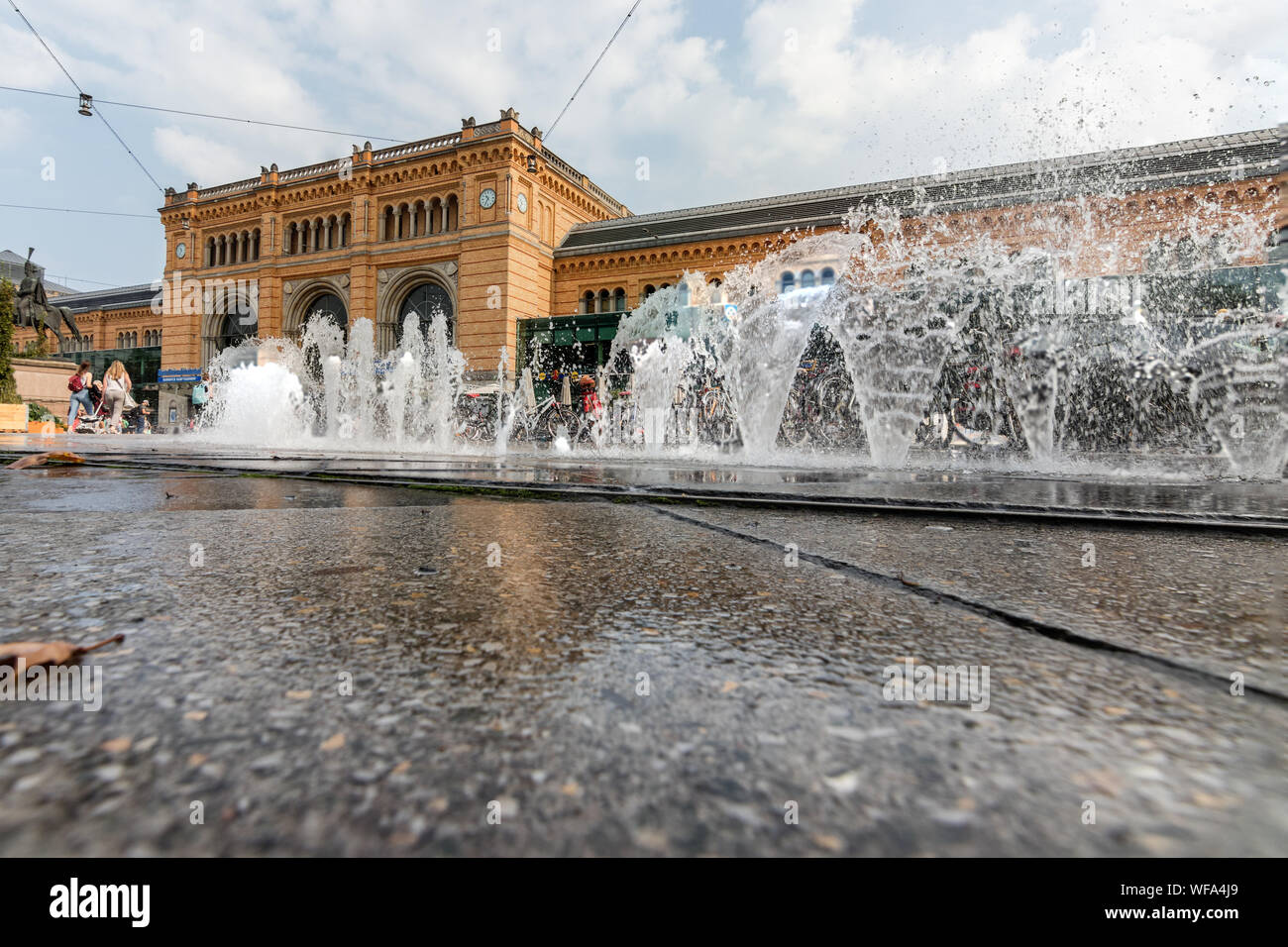 Hanover central station germany hi-res stock photography and images - Alamy