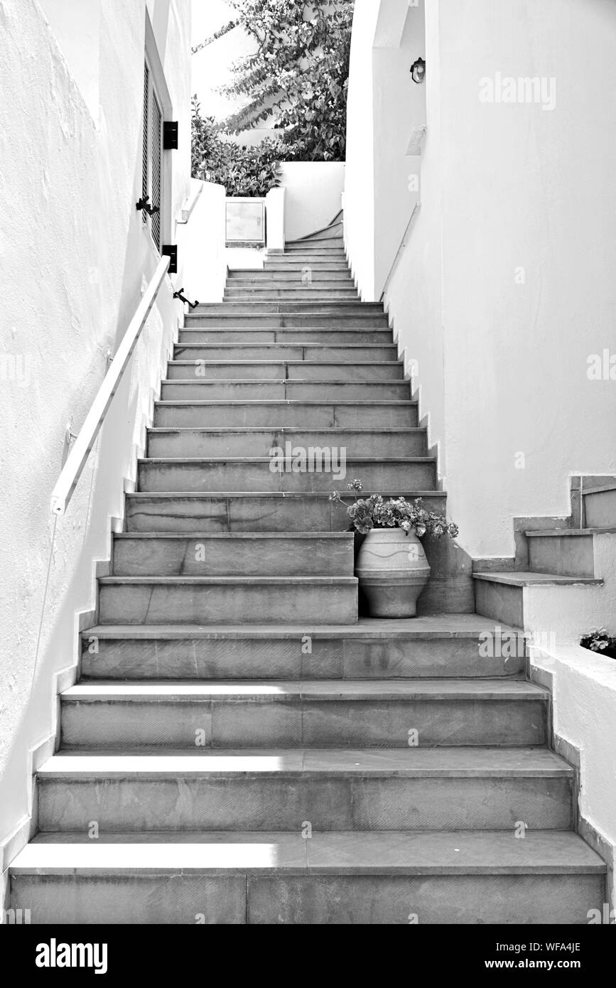 Two point perspective buildings hi-res stock photography and images - Alamy