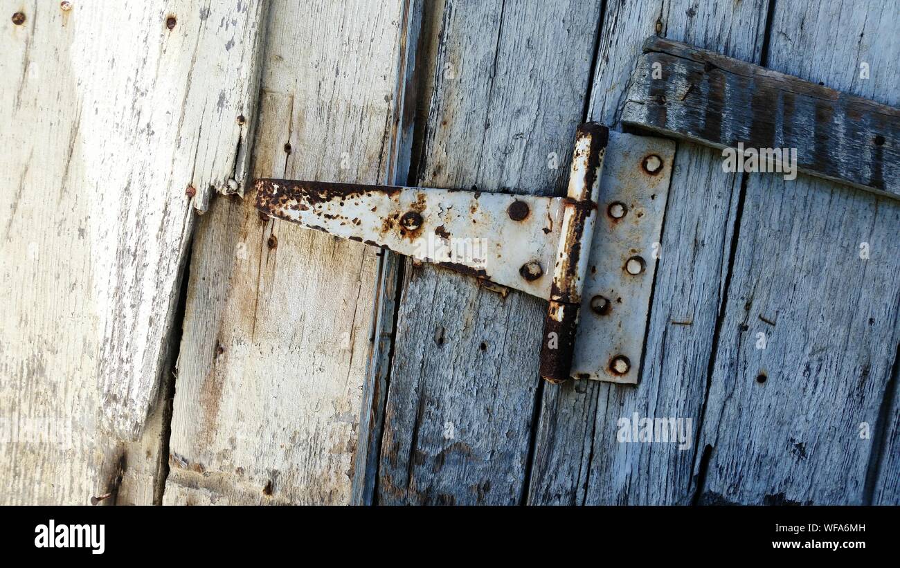 Door hinge wooden hi-res stock photography and images - Alamy