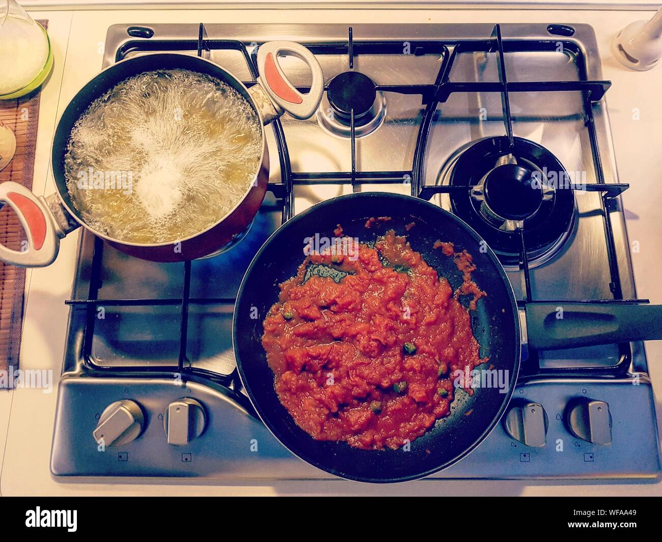 Skillet on stove hi-res stock photography and images - Alamy