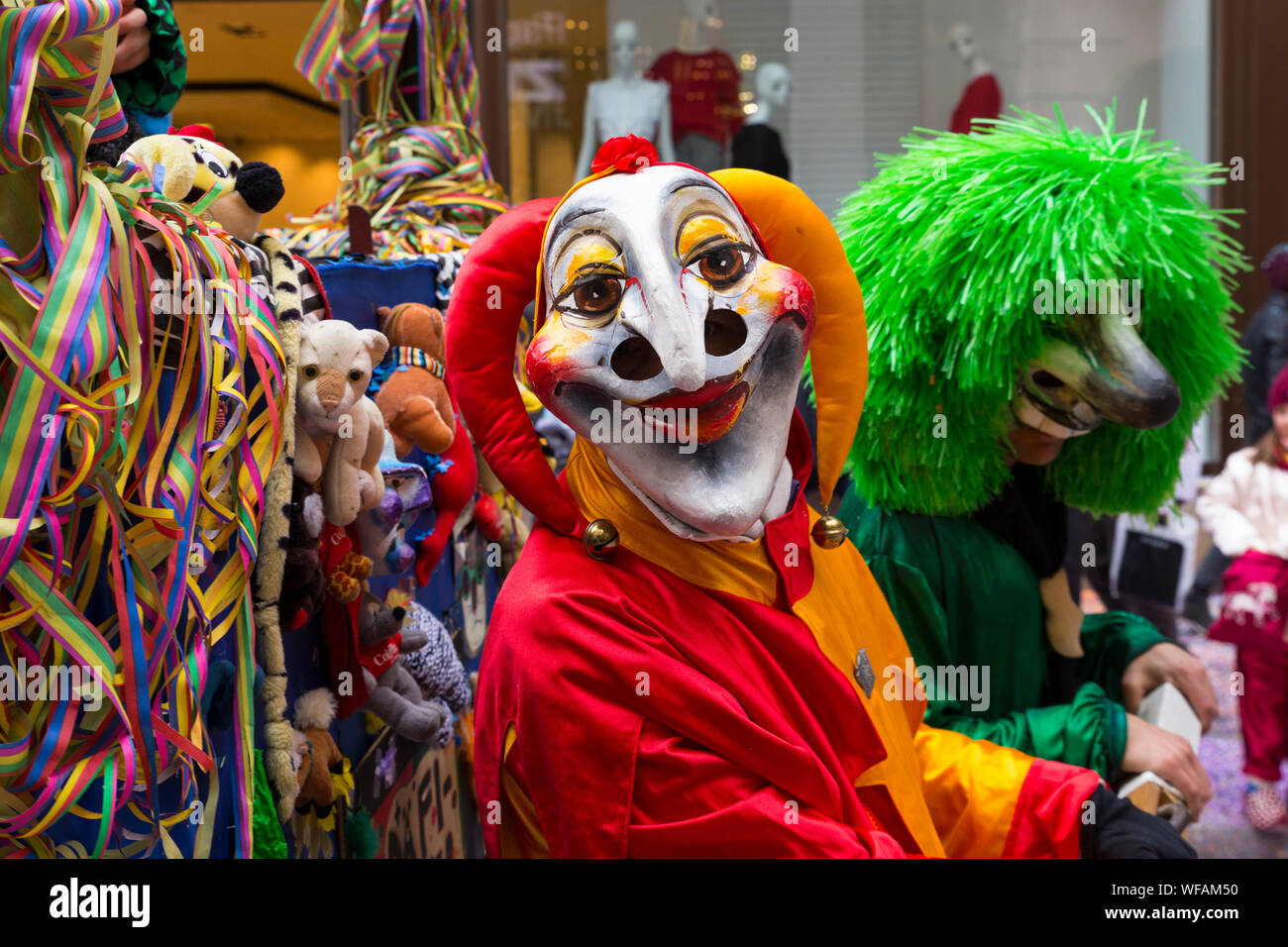 Costumes parade clown mask hi-res stock photography and images - Alamy
